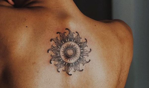 Tatuajes de Sol con Significado, Diseños e Ideas - Tatuing